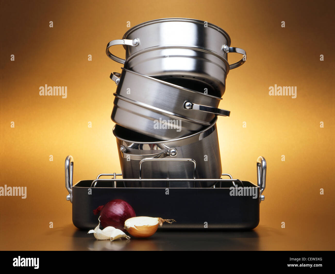 Pots pans cooker hi-res stock photography and images - Alamy