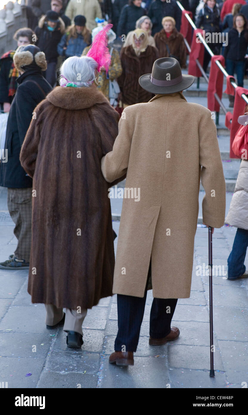 Old italian couple hi-res stock photography and images - Alamy