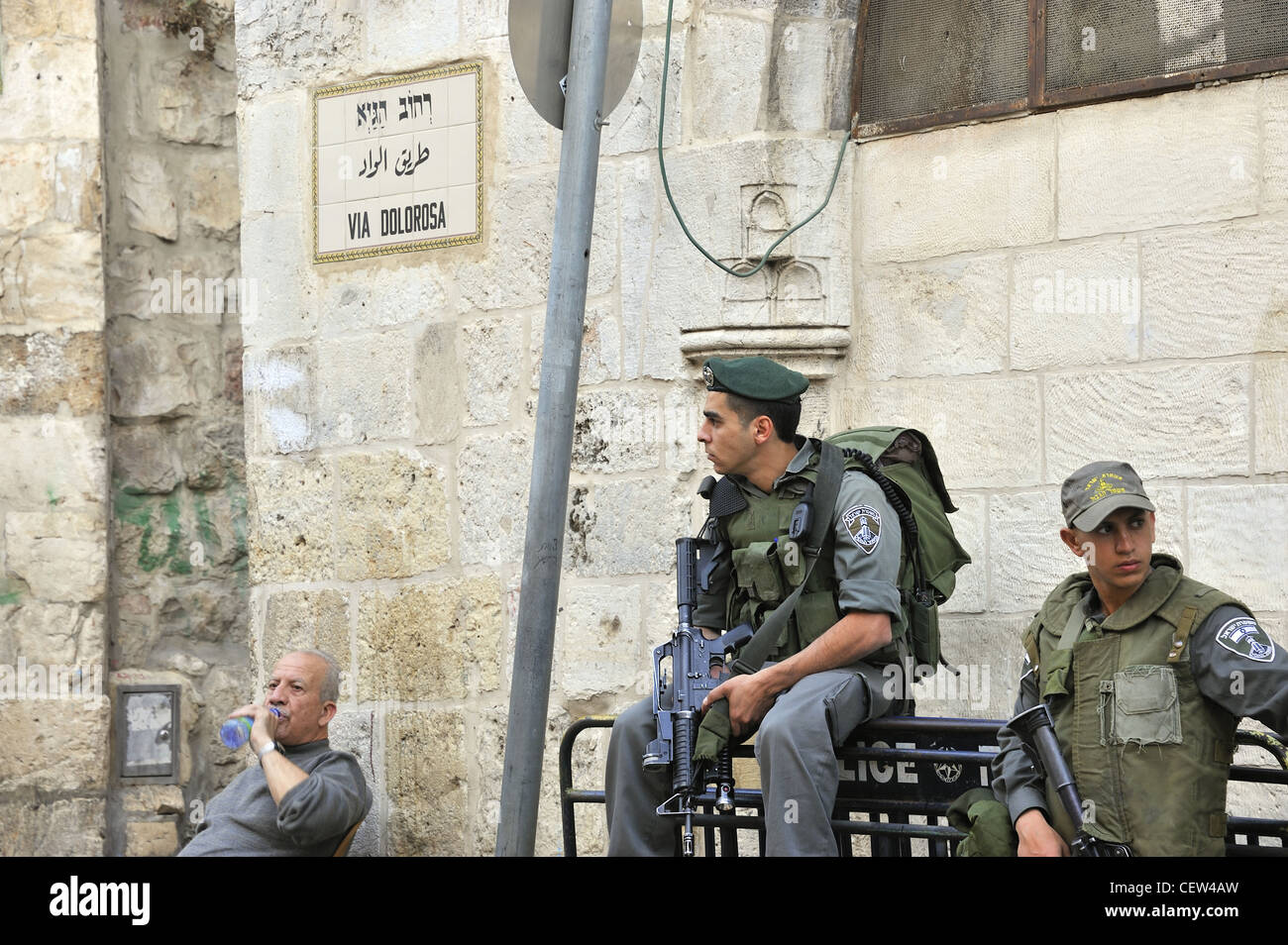 Israeli soldiers on Via Dolorosa, Old City, Jerusalem Stock Photo - Alamy