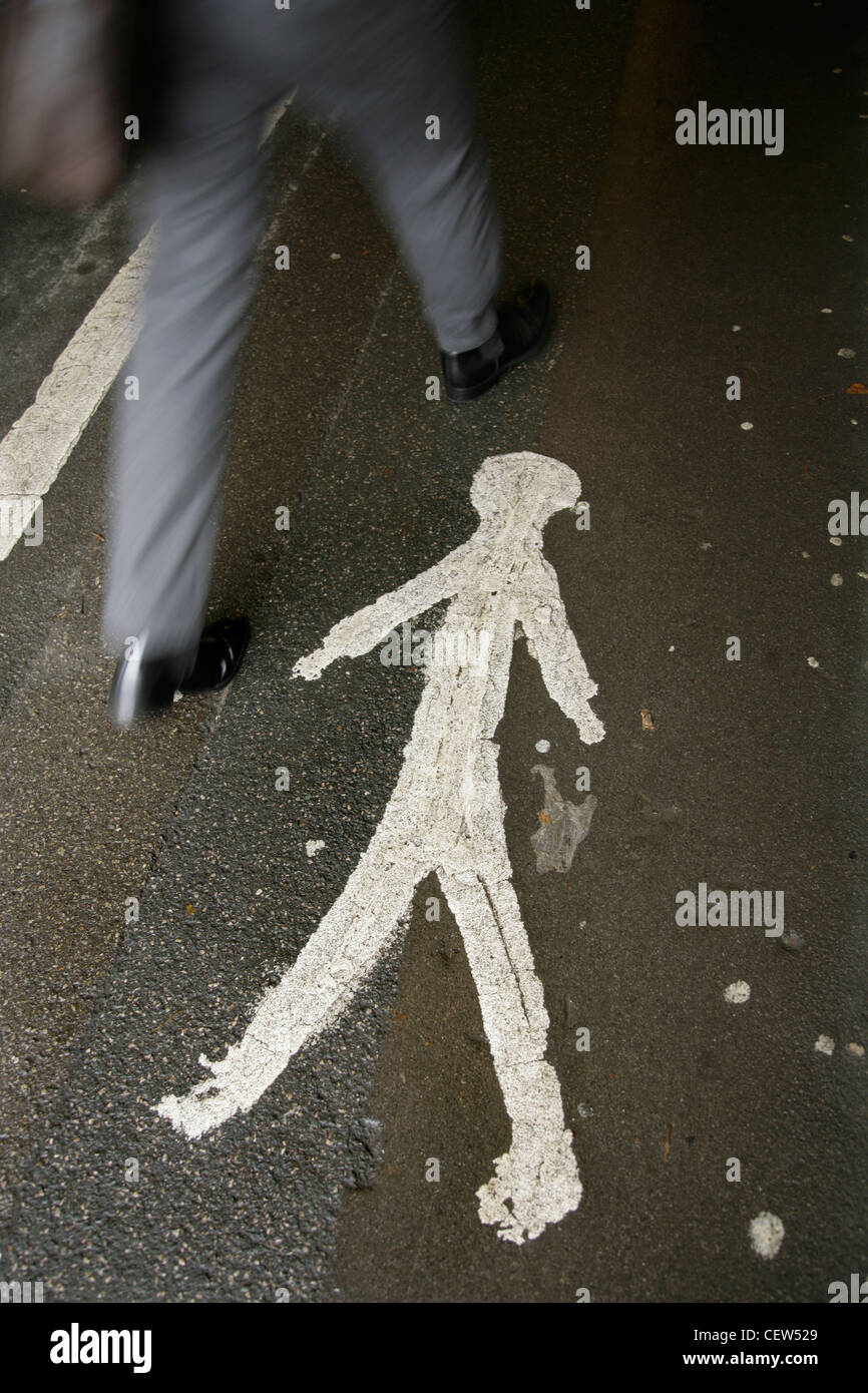 Pedestrian walkway sign man symbol hi-res stock photography and images ...