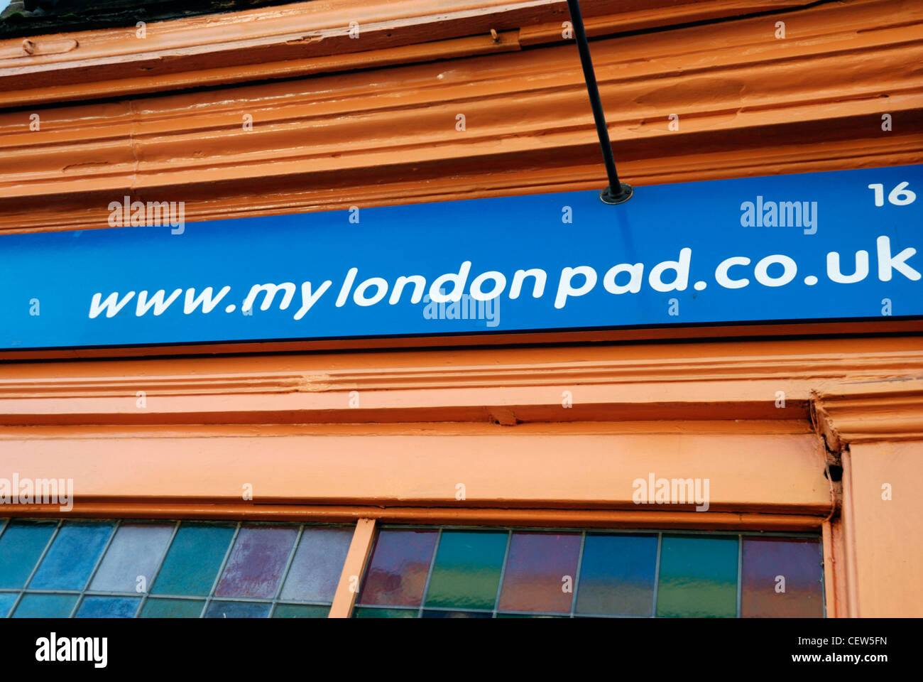 mylondonpad.co.uk estate agent sign, London, England Stock Photo - Alamy