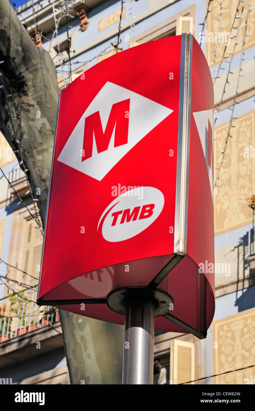 Barcelona, Spain. Metro sign Stock Photo - Alamy