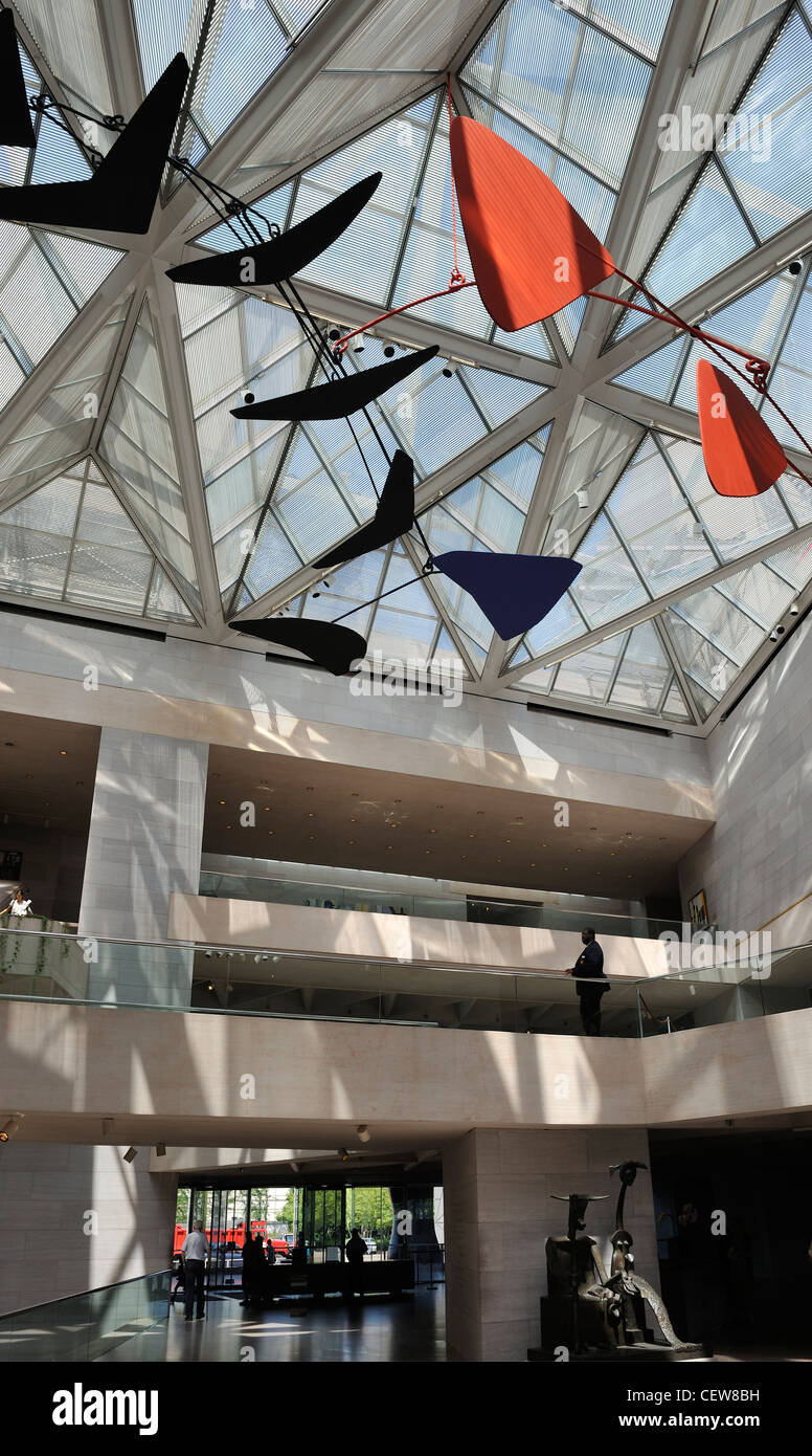 Alexander Calder Mobiles National Gallery