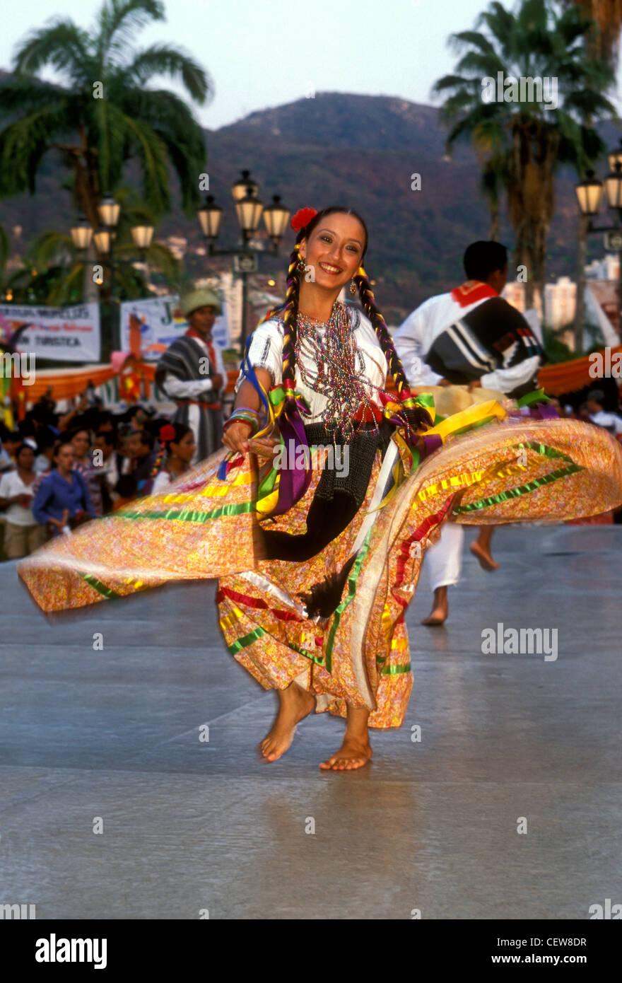 Mexican woman, Mexican, woman, dancer, dancers, dancing, costumed ...