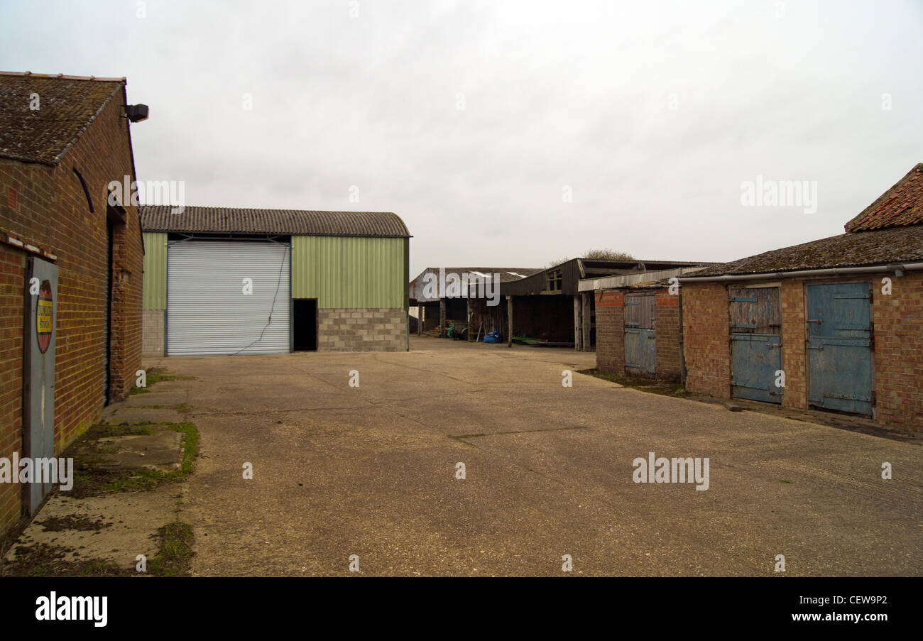 Old english farmyard hi-res stock photography and images - Alamy