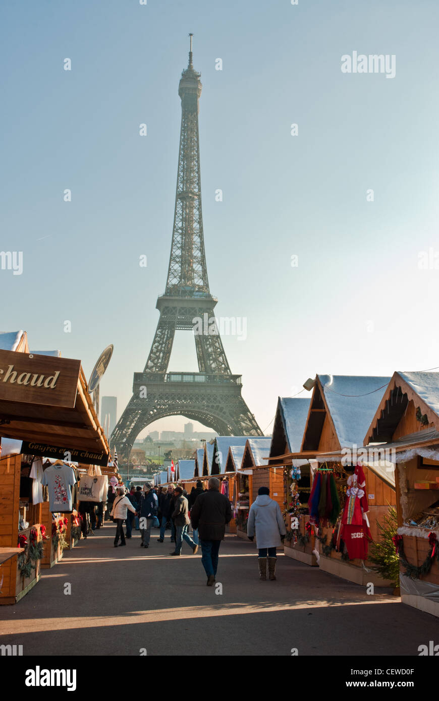 Eiffel tower christmas market hi-res stock photography and images - Alamy