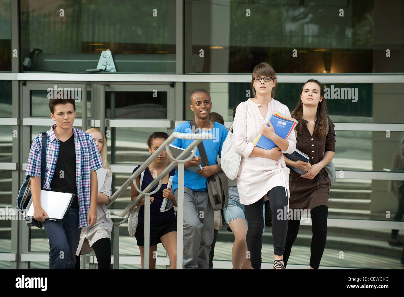 Highschool students walking hi-res stock photography and images - Alamy