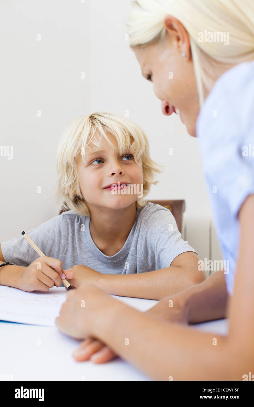 Children helping others hi-res stock photography and images - Alamy