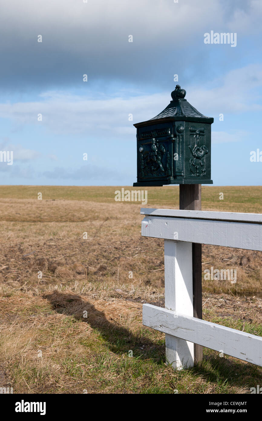 Single green mailbox in the agriculture landscape Stock Photo - Alamy