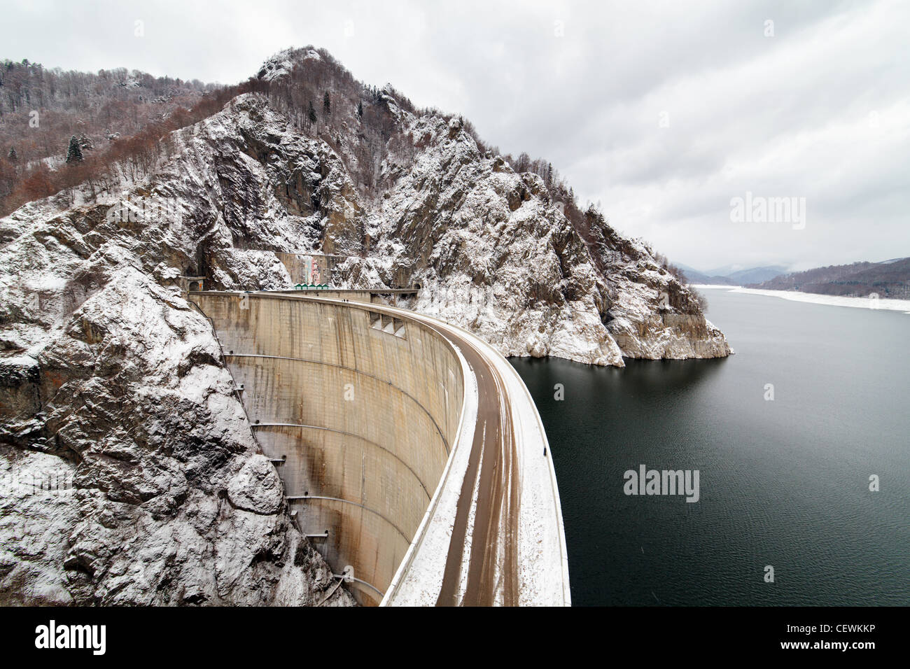 Dam lake Vidraru in the winter, in Romanian mountains Stock Photo - Alamy