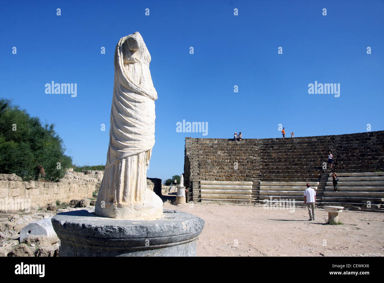 Ruined Roman Statues High Resolution Stock Photography and Images - Alamy