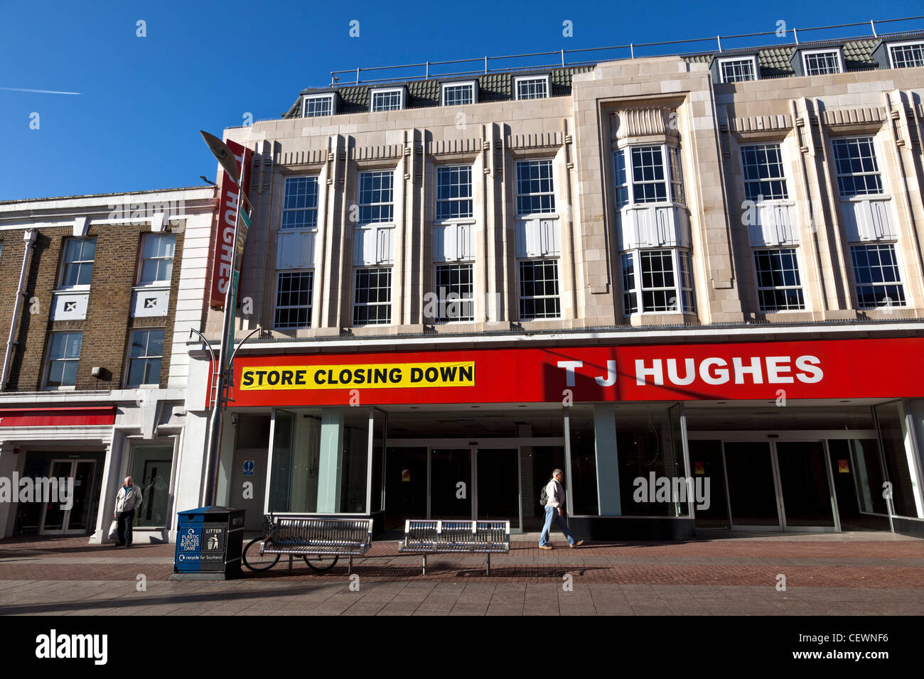 Empty Shop in Southend Stock Photo - Alamy