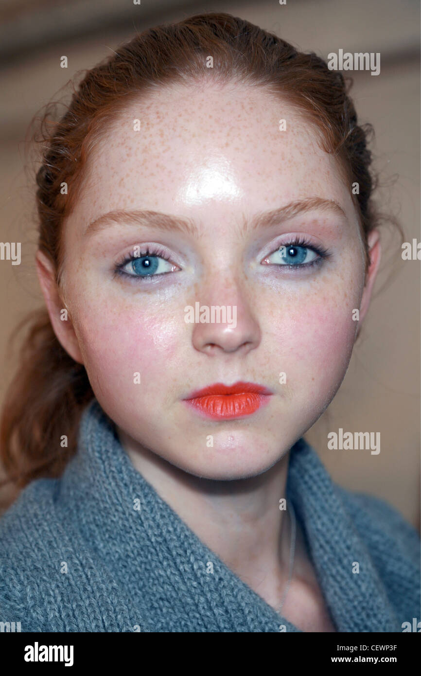 Richard Nicoll Backstage London Ready to Wear Spring Summer British ...