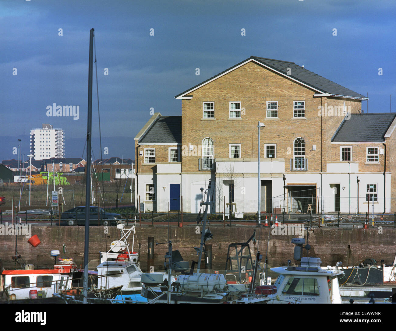Modern Harbourside Housing Development Stock Photo - Alamy
