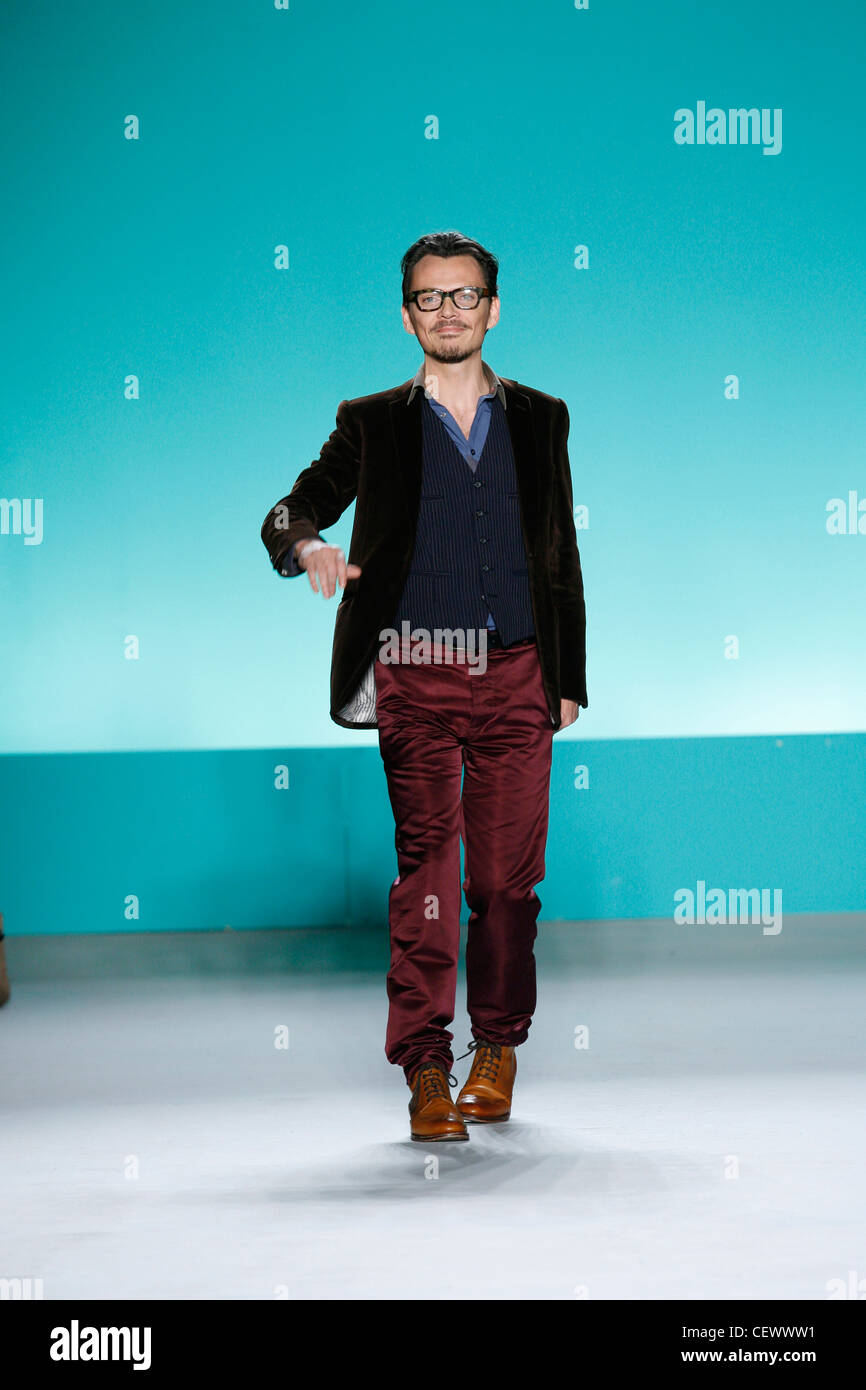 Matthew Williamson London Ready to Wear Autumn Winter Fashion designer ...