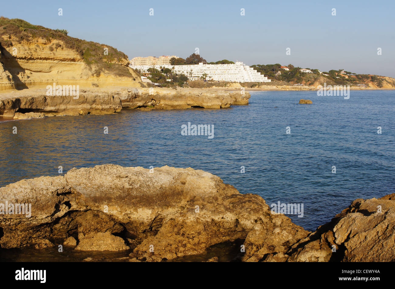 Albufeira rocky coastline Stock Photo - Alamy