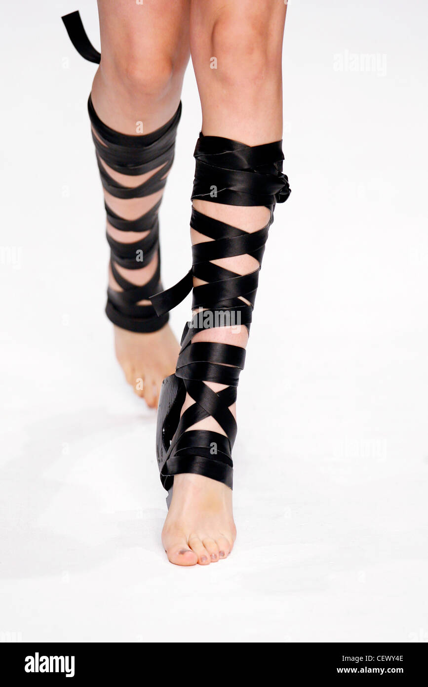 Aminaka Wilmont London Fashion week Ready to Wear Spring Summer ...