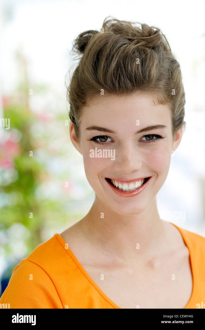 Hair piled up on top of head hi-res stock photography and images - Alamy