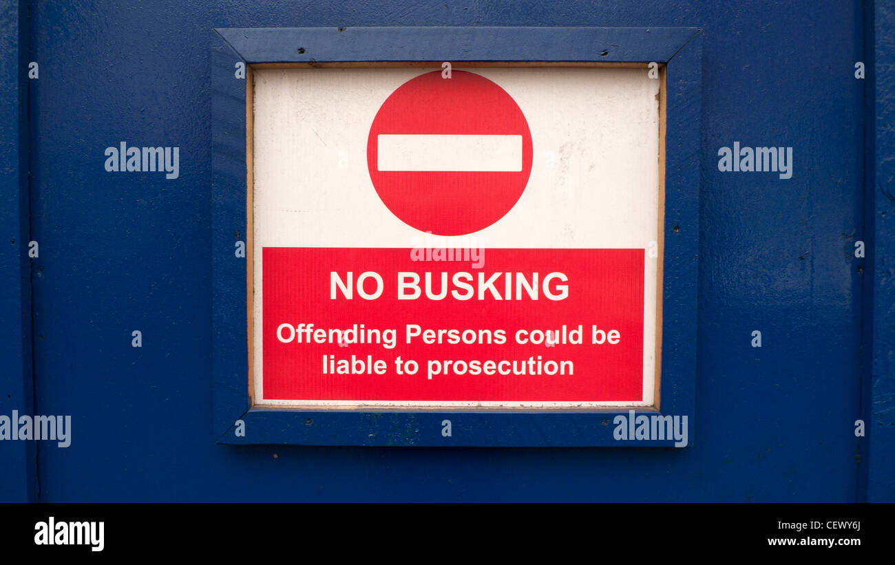 Construction Site Hoarding Stock Photos & Construction Site Hoarding ...