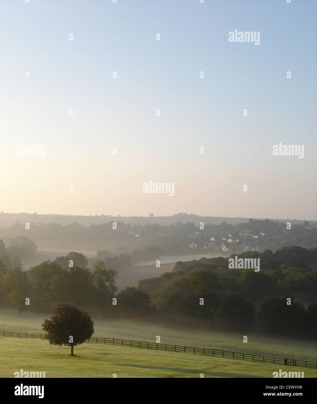 London hotel room view hi-res stock photography and images - Alamy
