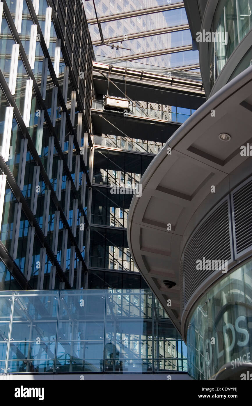 Fragmented architecture in Victoria Street shopping mall Stock Photo ...