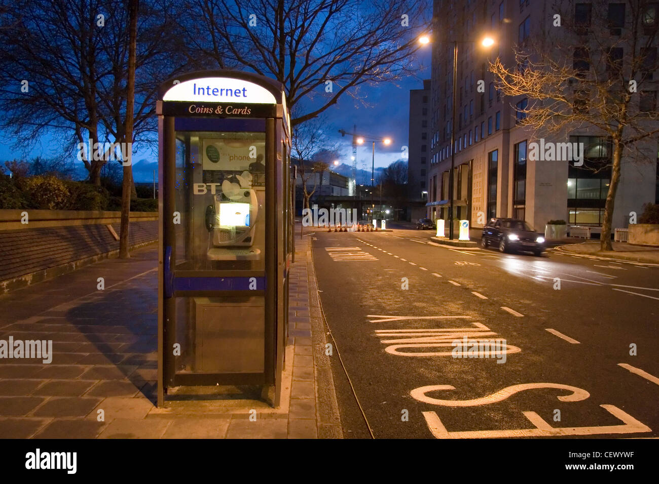 Internet night hi-res stock photography and images - Alamy