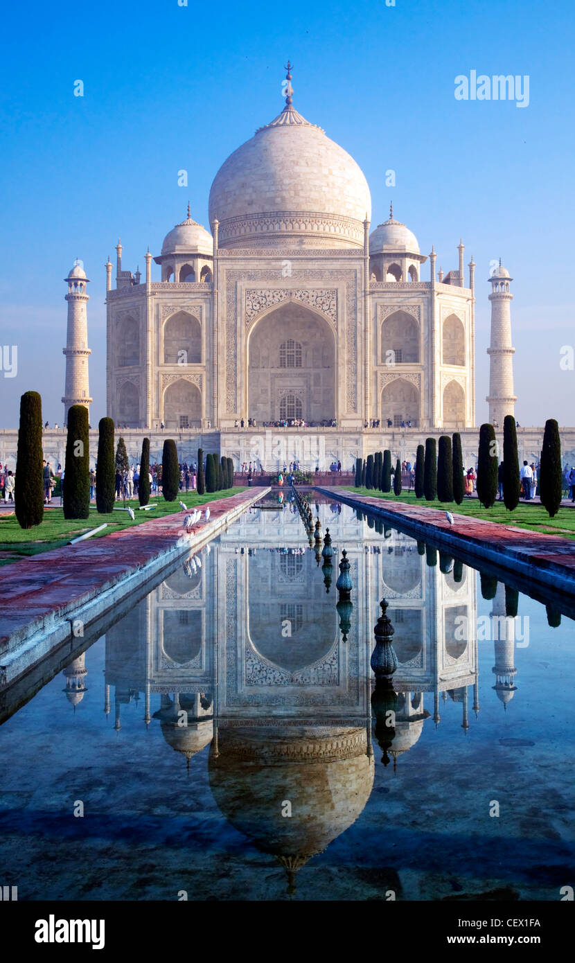 Reflections taj mahal hi-res stock photography and images - Alamy
