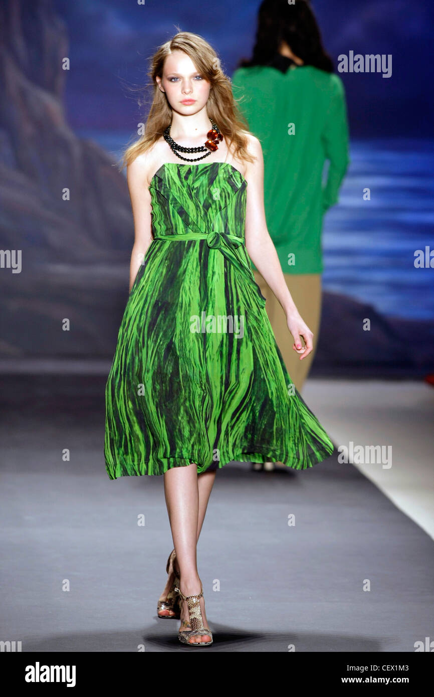 Tracy Reese New York Ready to Wear Autumn Winter Grass print green ...
