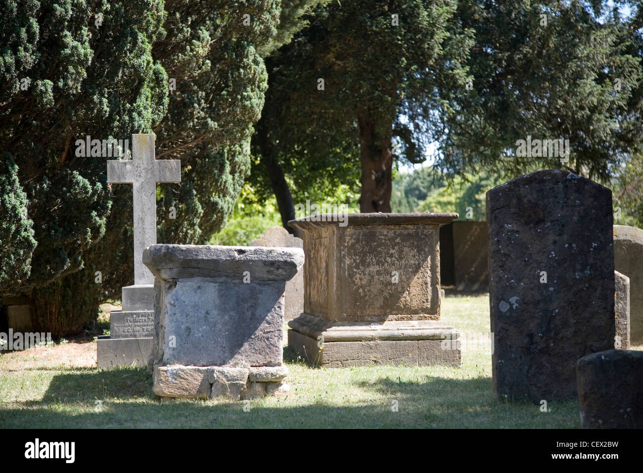 Graveyard at St Cross Church Holywell, Oxford Stock Photo - Alamy