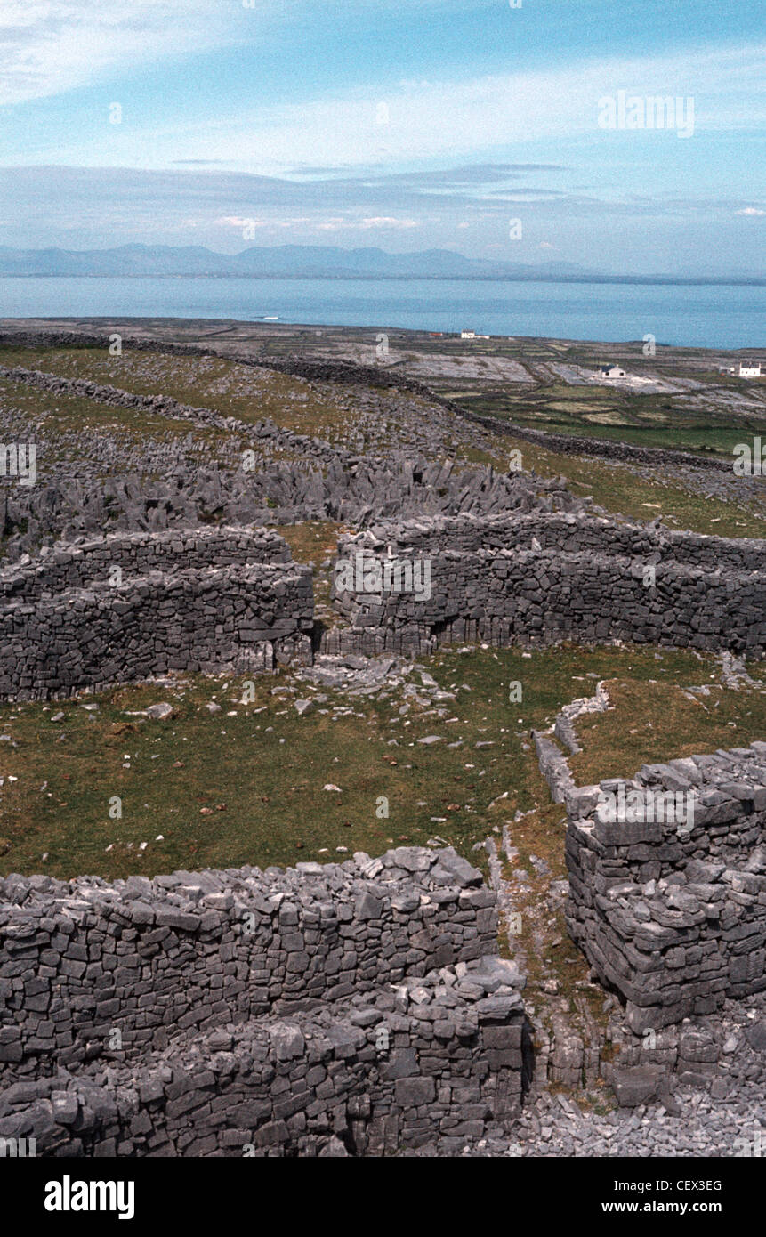 Dun aengus ring fort hi-res stock photography and images - Alamy