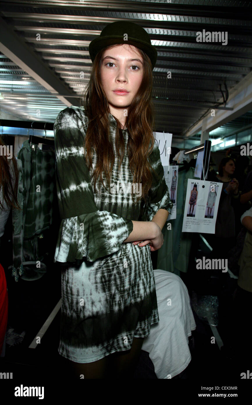 Emma Cook Backstage London Ready to Wear Autumn Winter 2008 09 Female ...