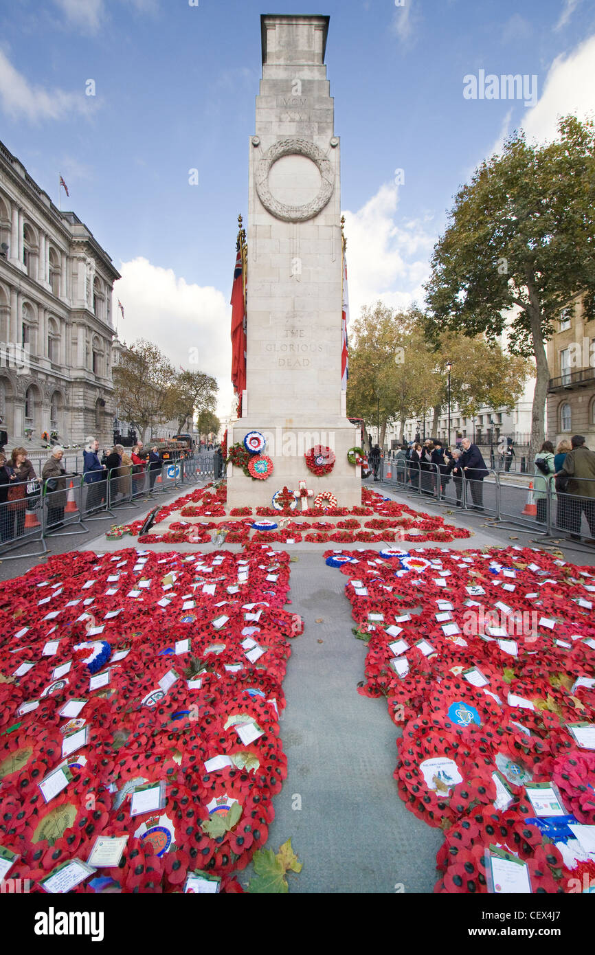Poppies laid at the Cenotaph on Remembrance Sunday Stock Photo - Alamy