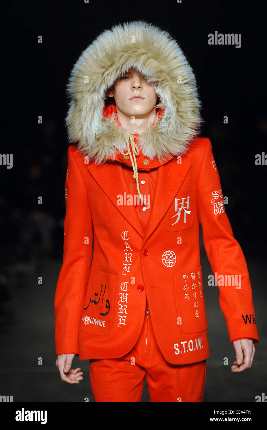 Chinese model runway hi-res stock photography and images - Alamy