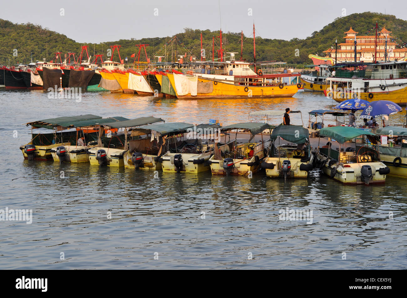Fish port china hi-res stock photography and images - Alamy