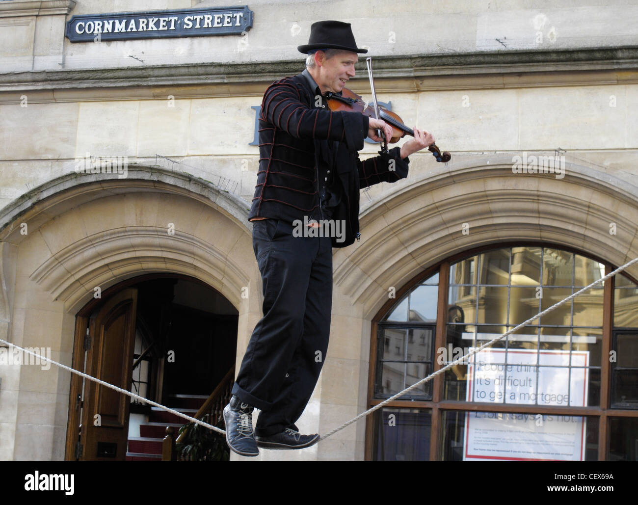 Playing fiddle dancing hi-res stock photography and images - Alamy
