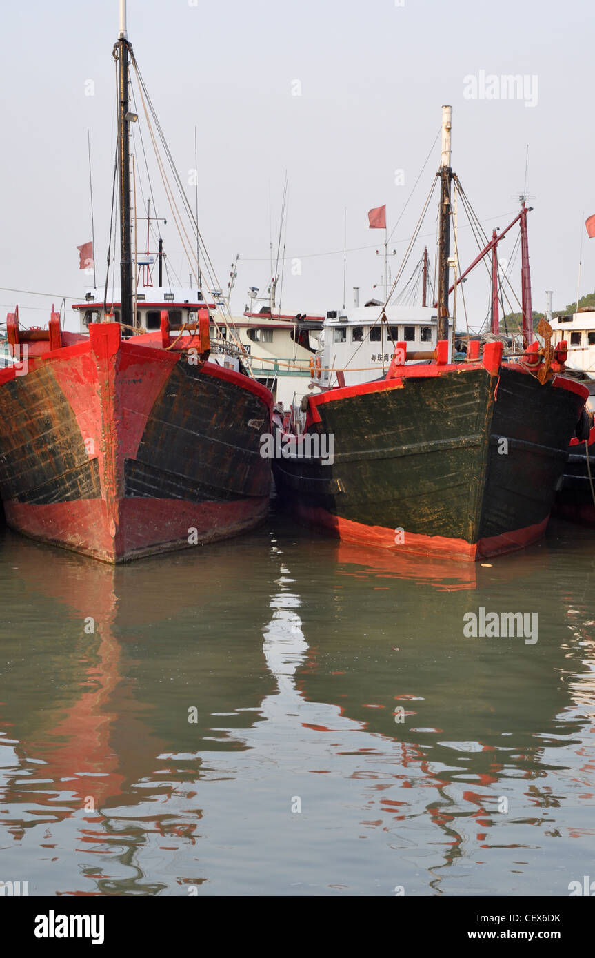 Vessel fish hi-res stock photography and images - Alamy