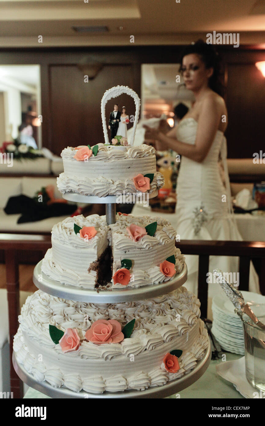 A wedding cake Stock Photo - Alamy
