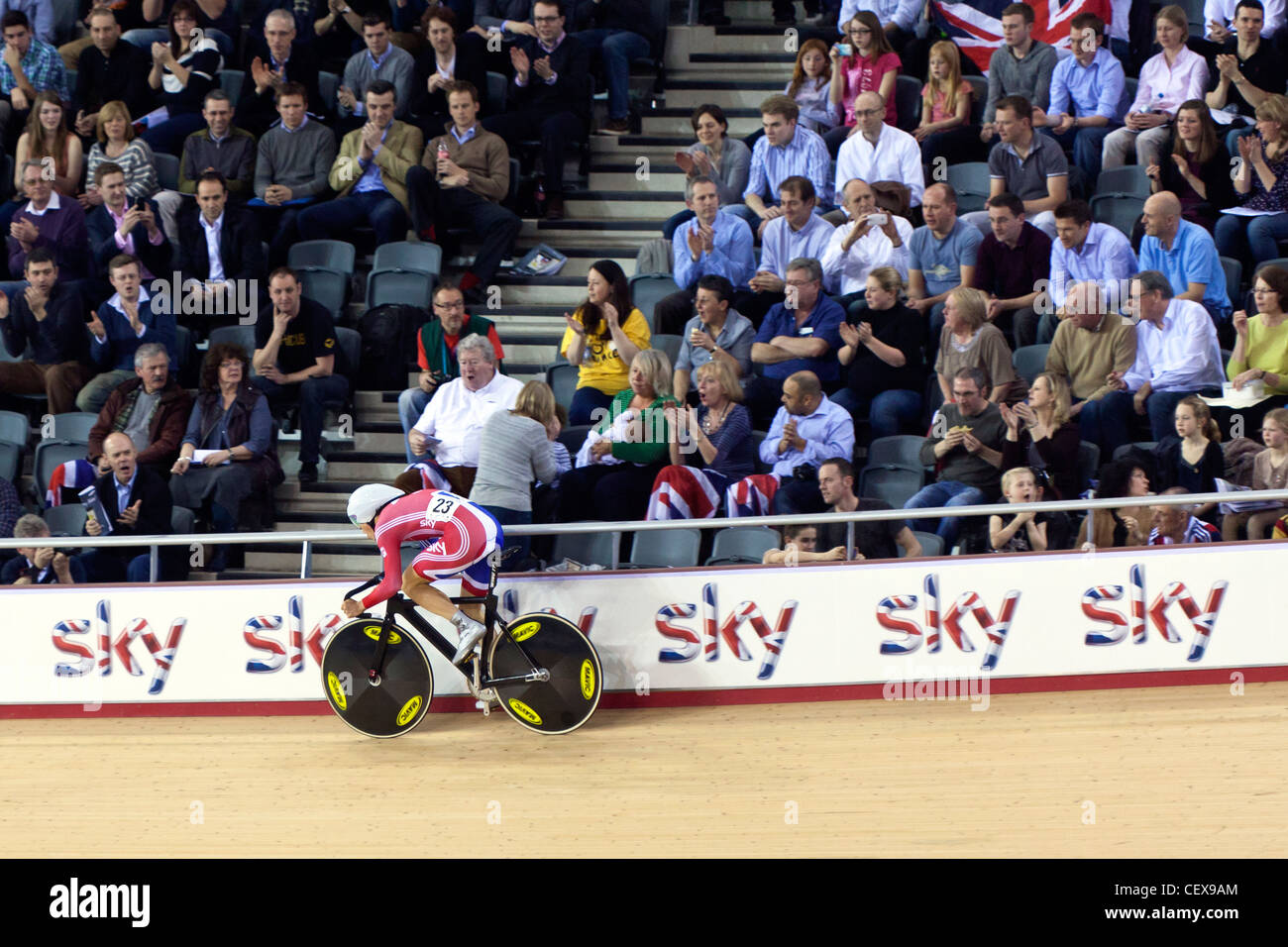 Benjamin SWIFT (GBR) Men's Omnium Flying Lap Race, Track Cycling World ...