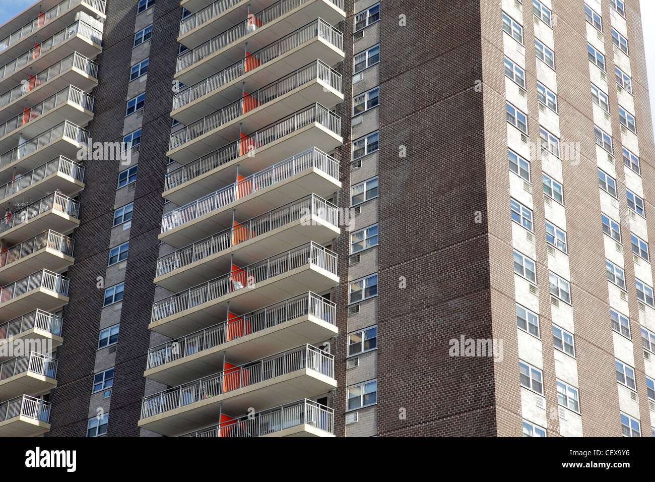 Apartment buildings high rise hi-res stock photography and images - Alamy