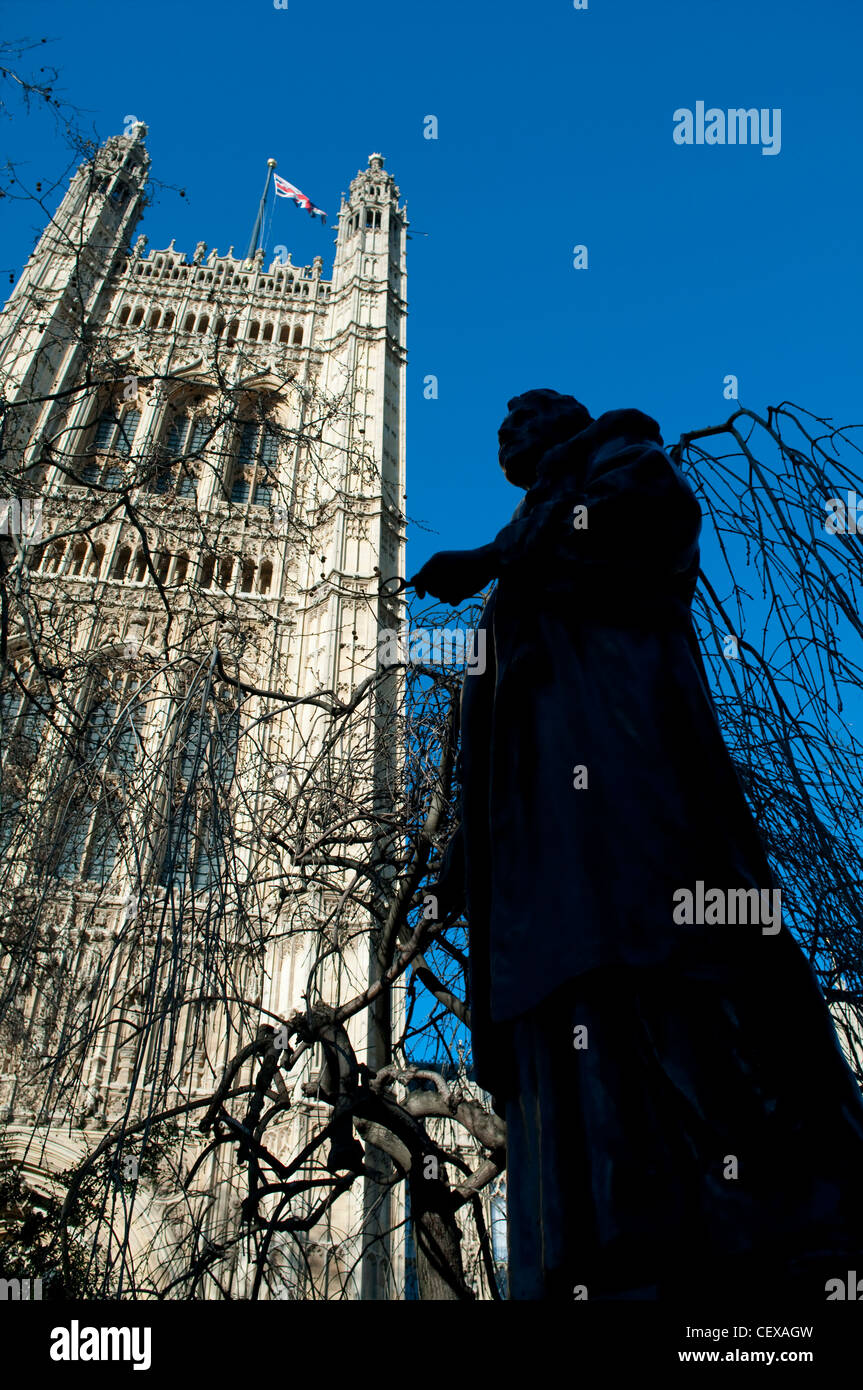 Statue emmeline pankhurst hi-res stock photography and images - Alamy