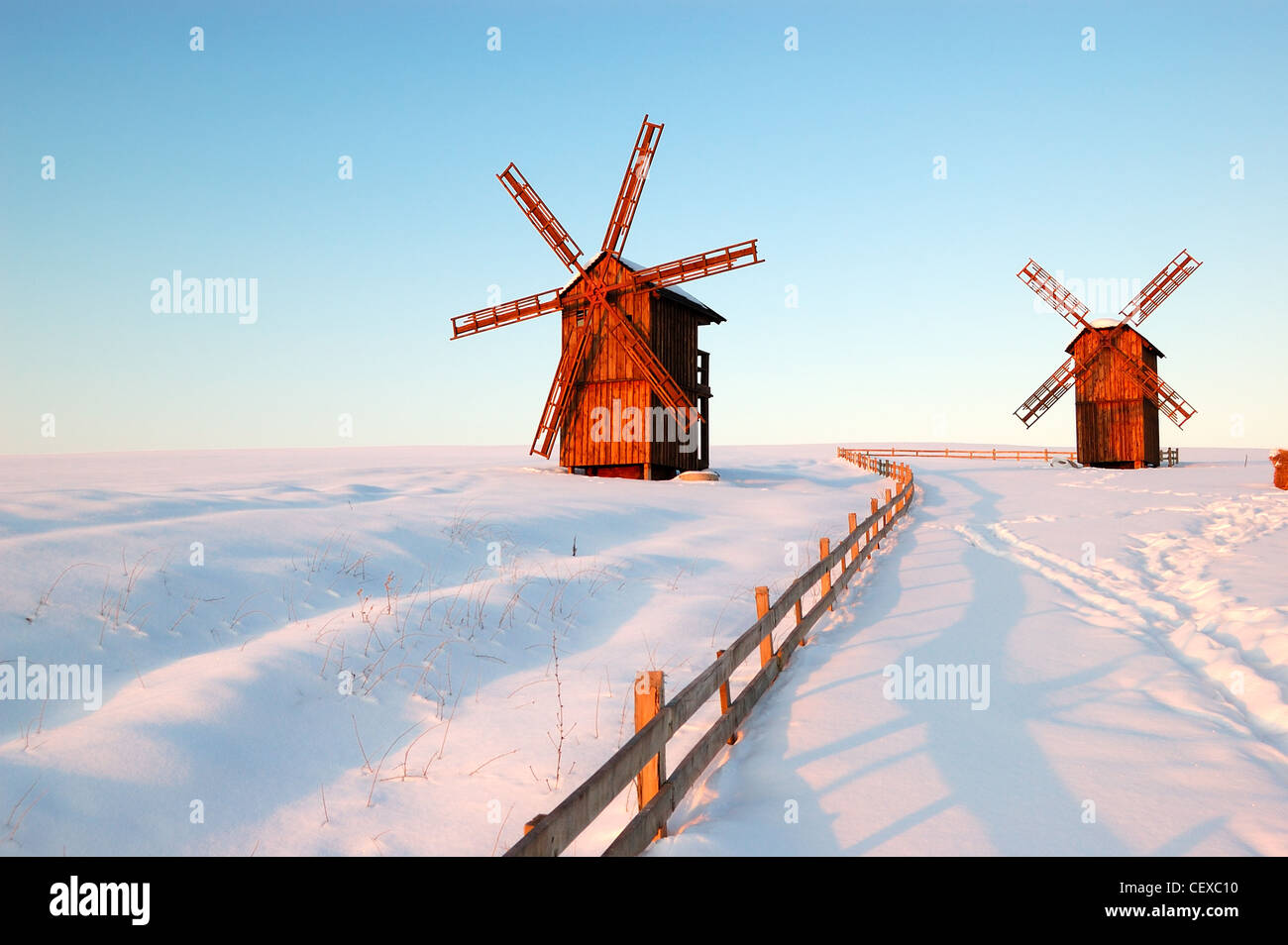 The old wooden windmills during sunset, Cherkasi region, Vodyaniki ...