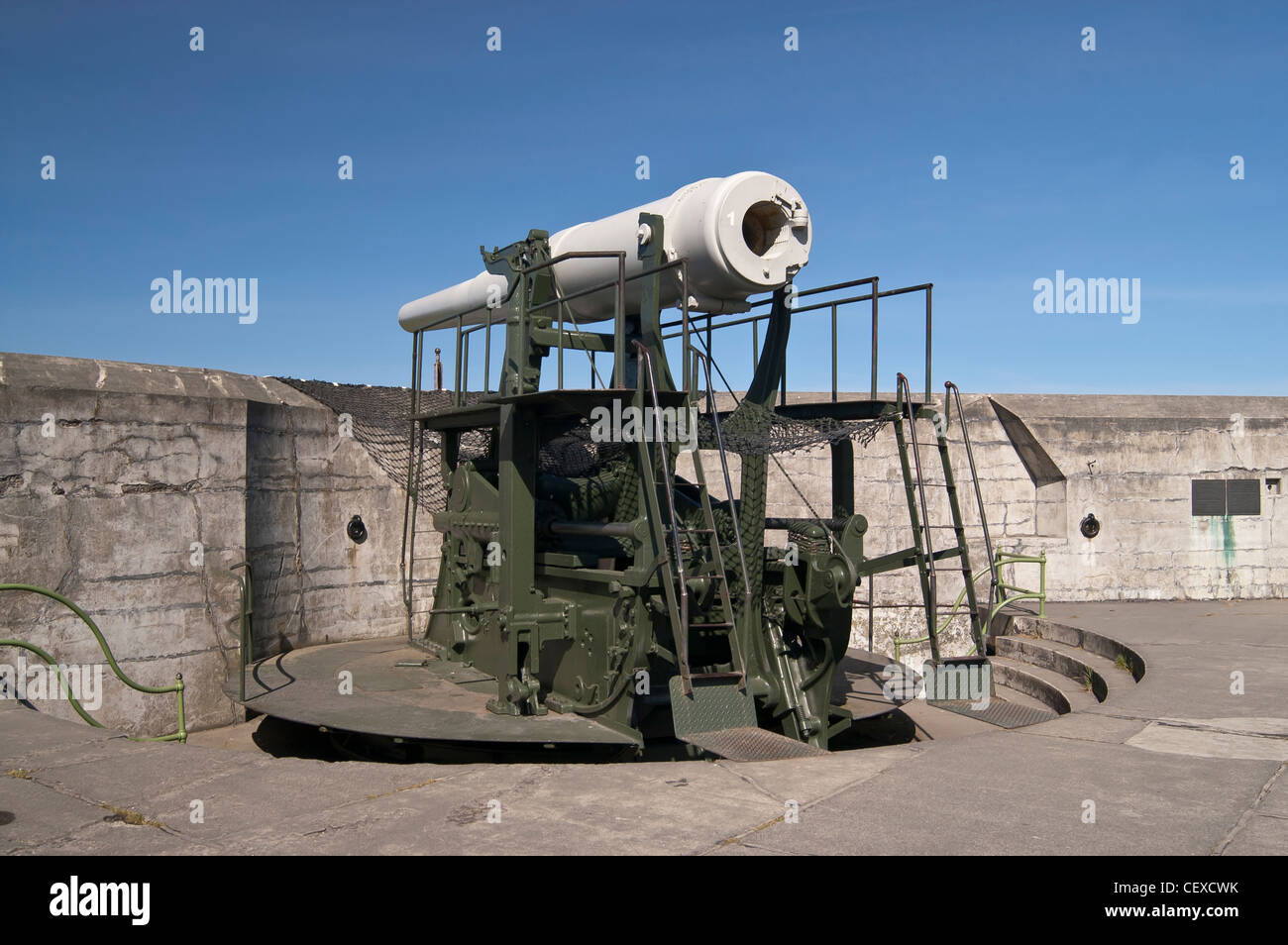 The disappearing coast defense gun hi-res stock photography and images ...