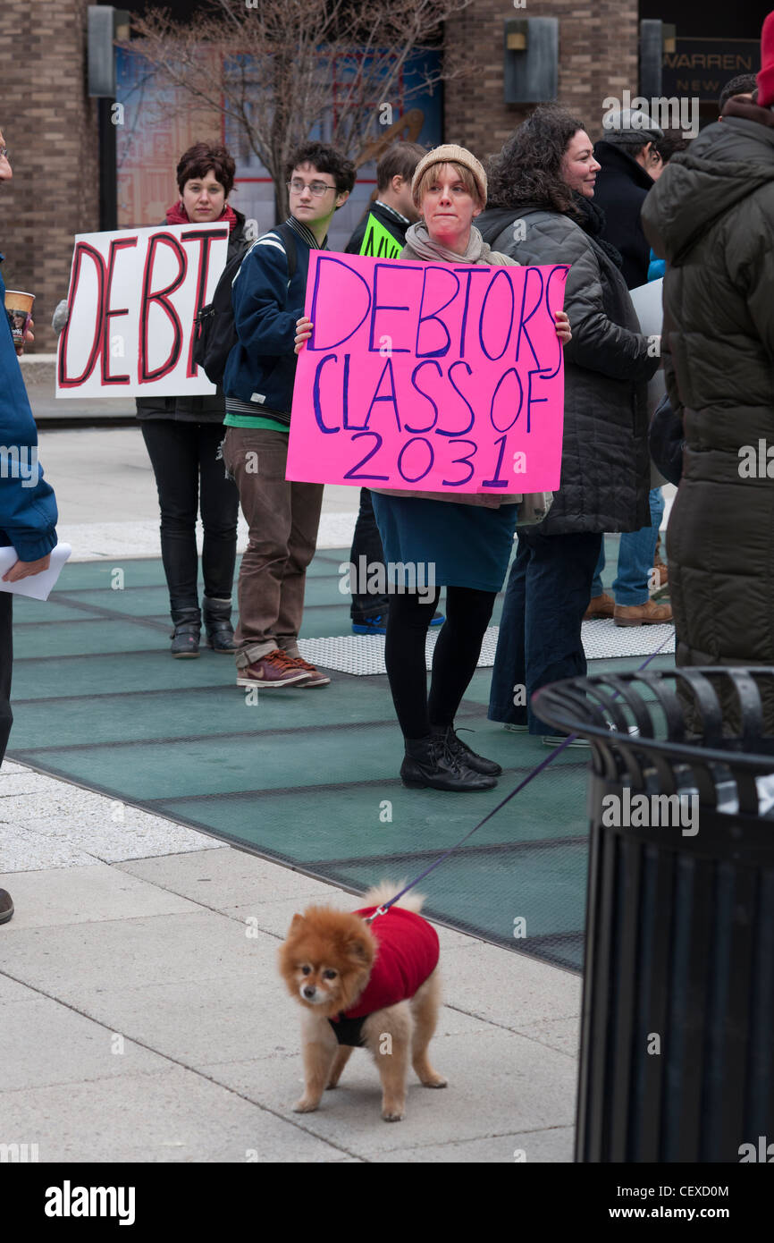 New York University students and their supporters protest at NYU over ...