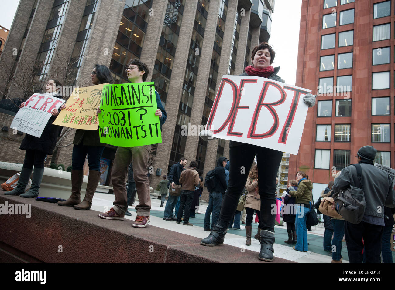 New York University students and their supporters protest at NYU over ...