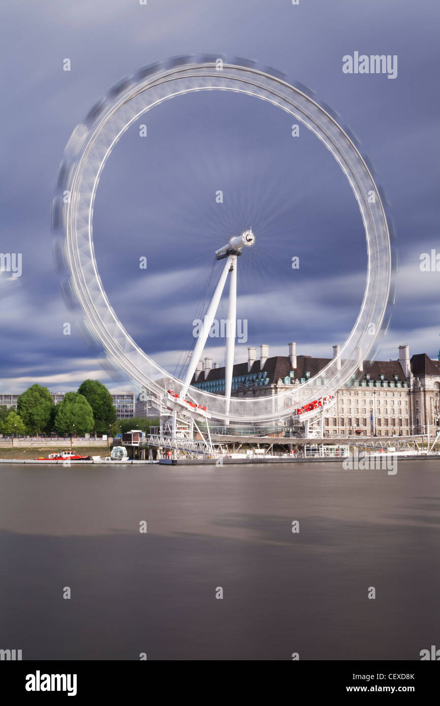 London eye turning hi-res stock photography and images - Alamy
