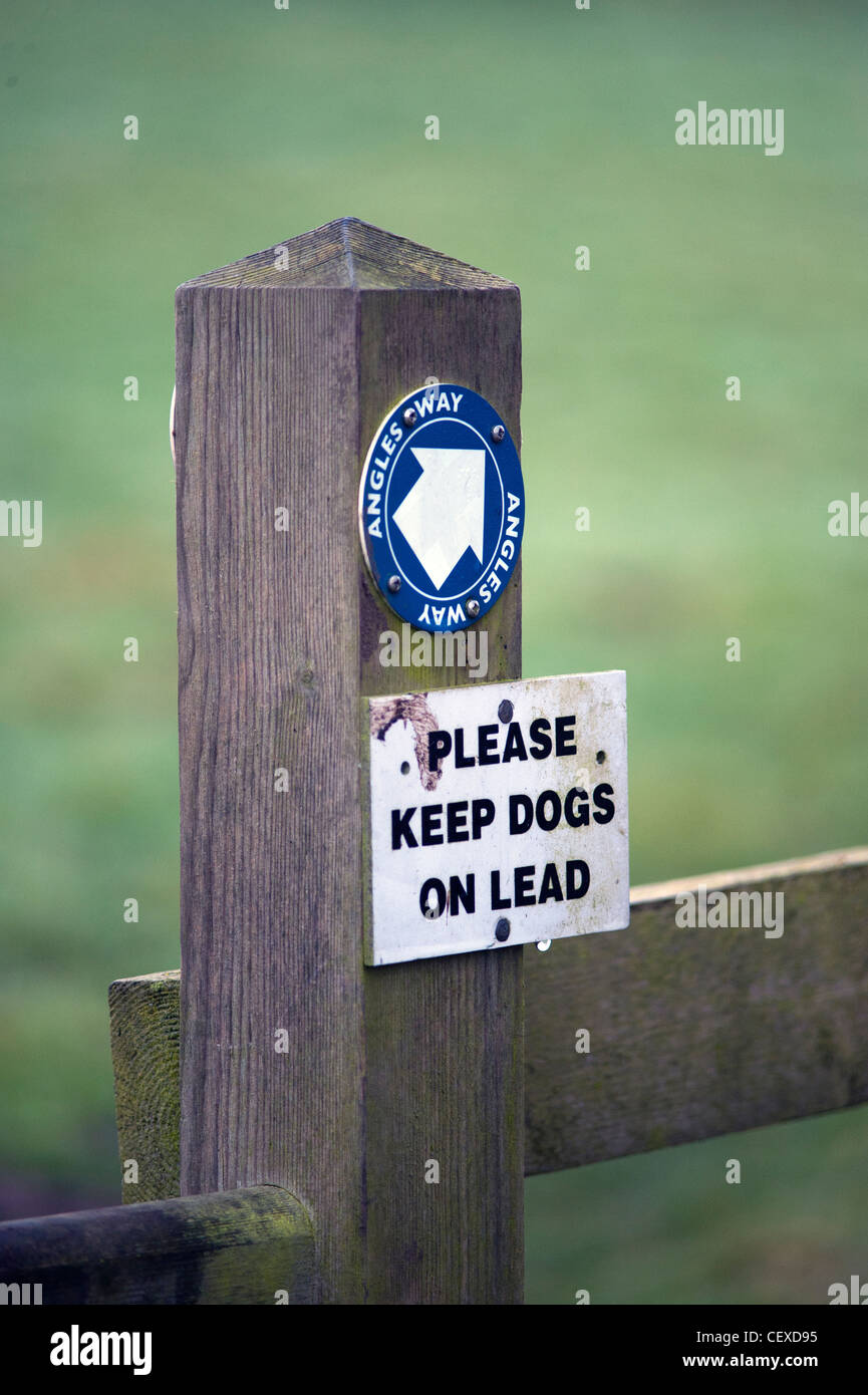 Country walk sign hi-res stock photography and images - Alamy