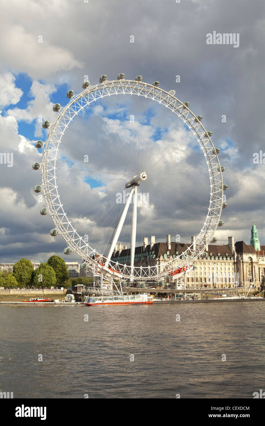 A view of the London Eye on the south embankment near Waterloo Stock ...