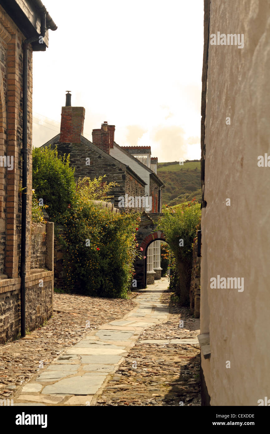 Port Isaac, Cornwall, England - a narrow street Stock Photo - Alamy