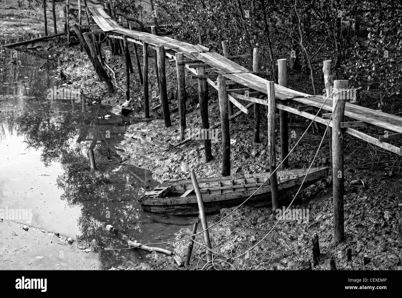 Old Rowboat Stock Photos & Old Rowboat Stock Images - Alamy