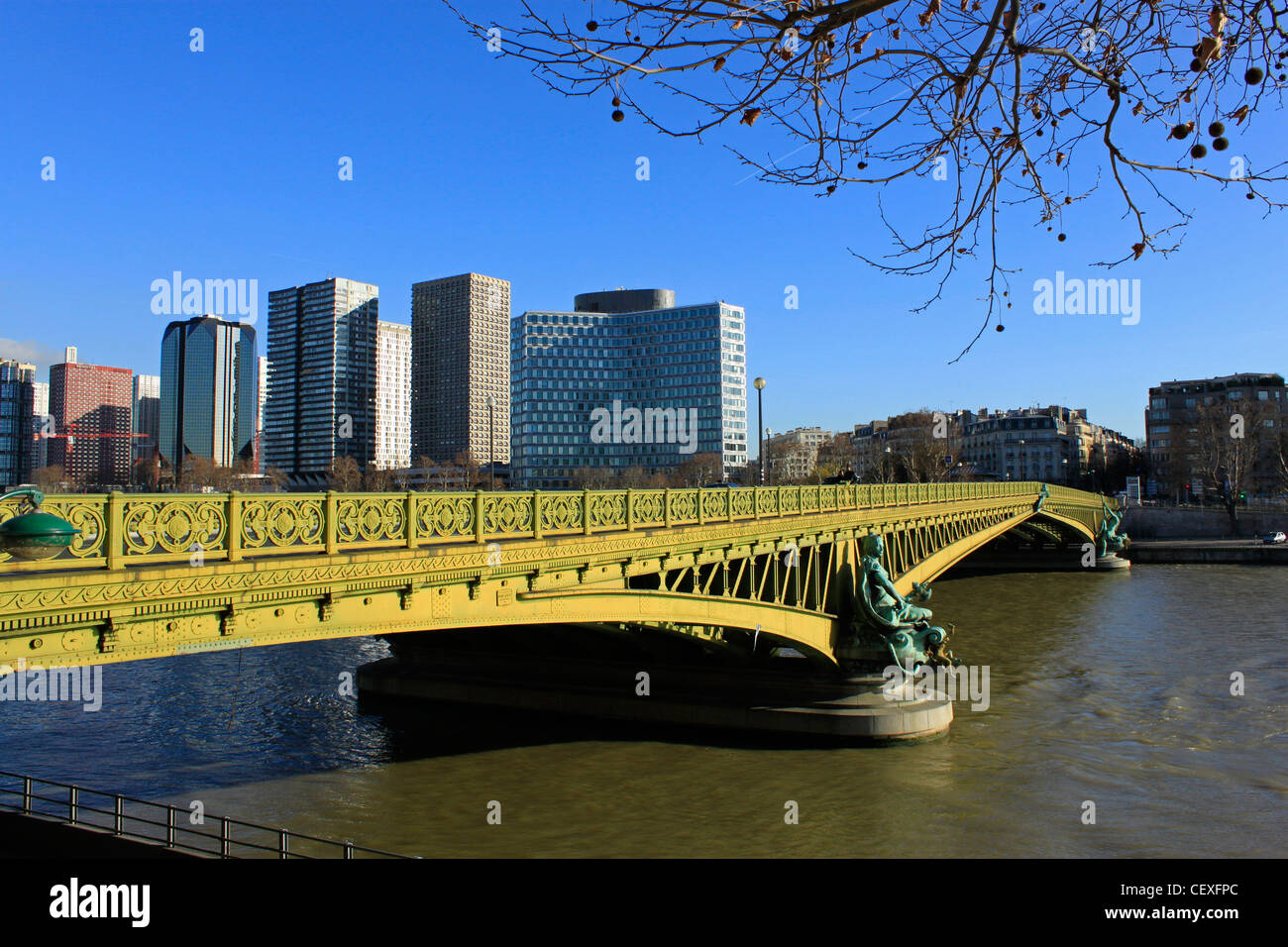 Bridge seine river hi-res stock photography and images - Alamy